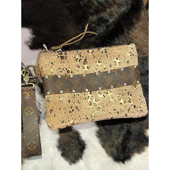 Keep It Gypsy | Bags | New Keep It Gypsy Speckled Hide Stripe Clutch In ...